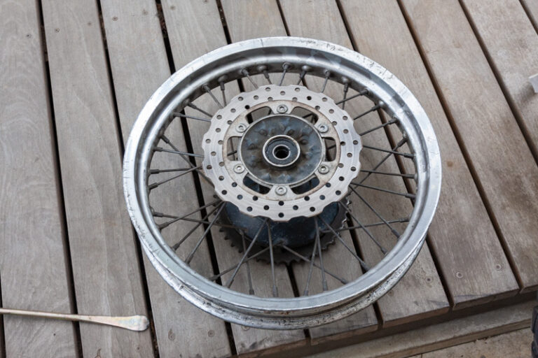 罠？2種類あったAX41の130/80の17インチ！〜KLR650タイヤ交換 – TRIPOO!! 〜バイク･自転車･釣り日記〜