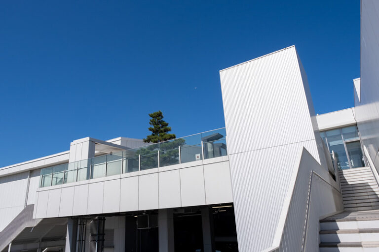 飛行機を見ながら足湯が楽しめる！羽田イノベーションシティ – TRIPOO!! 〜バイク･自転車･釣り日記〜