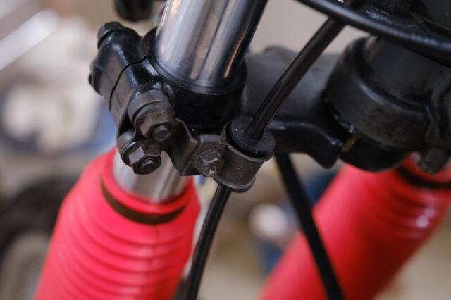 希望の長さで買えるスウェッジラインにブレーキホースを交換〜天涯レストア14 – TRIPOO!! 〜バイク･自転車･釣り日記〜